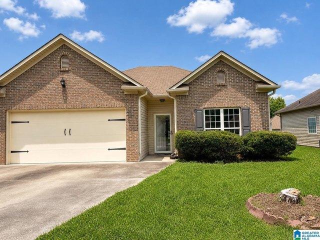 908 Meriweather Dr, Calera, AL 35040