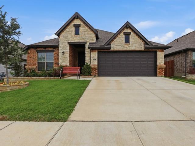 908 Misty Ln, Cleburne, TX 76033