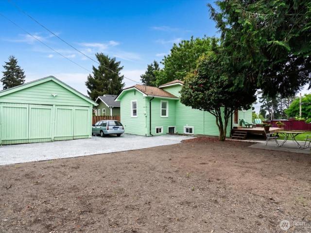 908 N 102nd