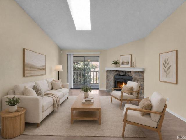 908 S Walden Way # 206