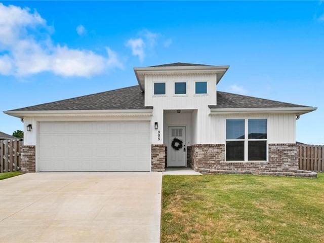 908 S Sparrow St, Siloam Springs, AR 72761