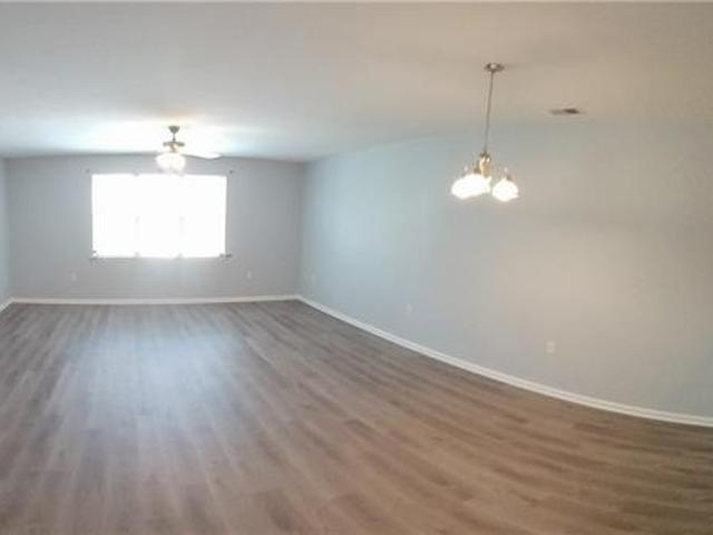908 Southmoor DR # 303