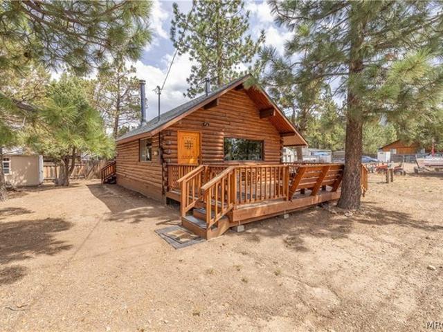908 Spruce Ln, Big Bear City, CA 92314