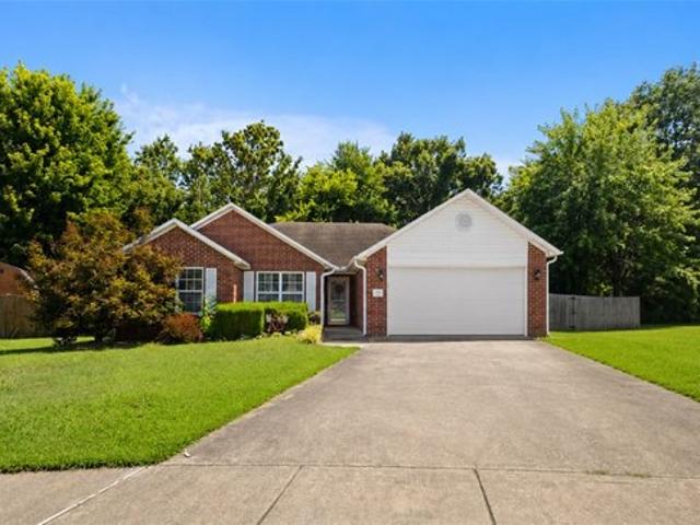 908 St James Ct, Gentry, AR 72734