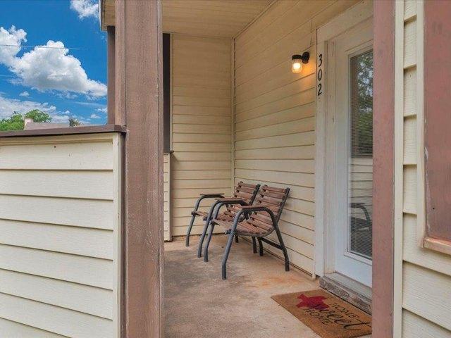 908 Pearl St Apt 302, Nacogdoches, TX 75961