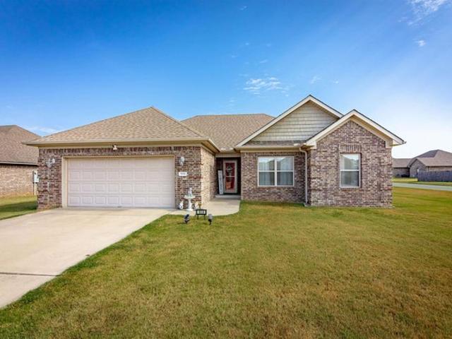 908 Puritan Dr, Jacksonville, AR 72076