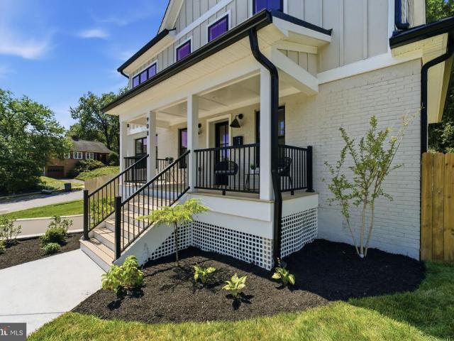 908 W Taylor Run Parkway