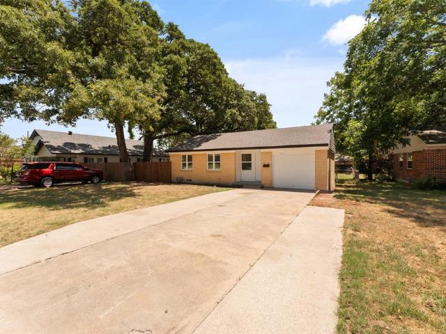 908 W Inwood Drive