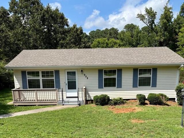 908 W Main St, South Hill, VA 23970