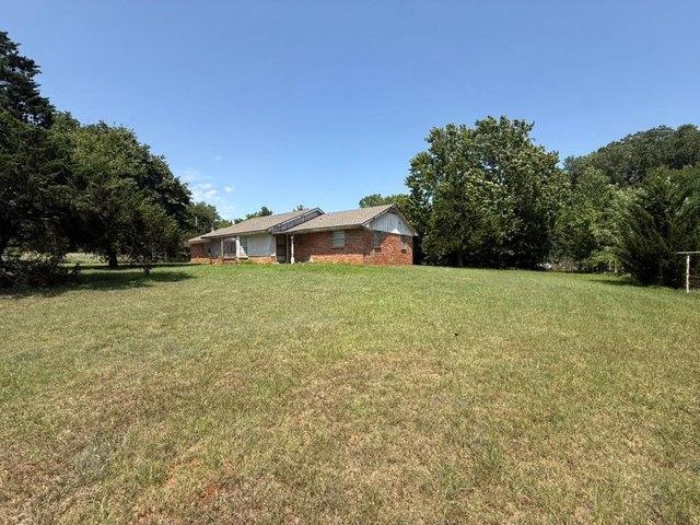 908 Whispering Ln, Newcastle, OK 73065