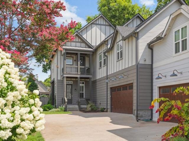 908B Gale Ln, Nashville, TN 37204