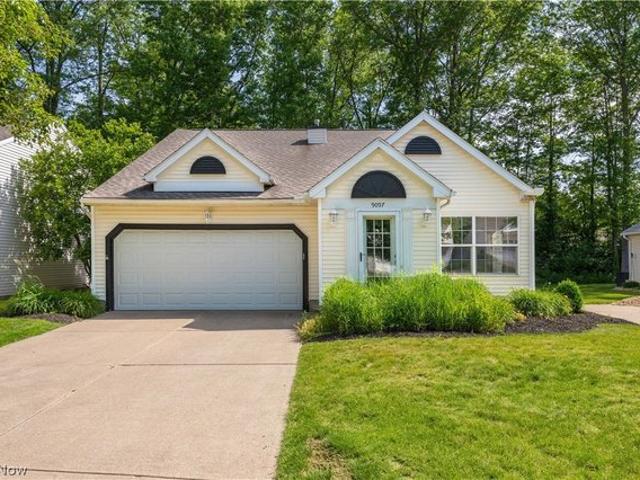 9097 Fern Cv E, Olmsted Falls, OH 44138