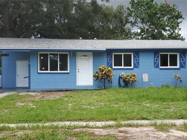 9098 Southern Comfort Dr, Largo, FL 33773