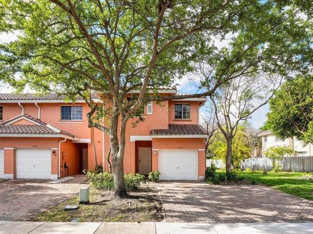 9090 NW 40th Pl, Sunrise, FL 33351
