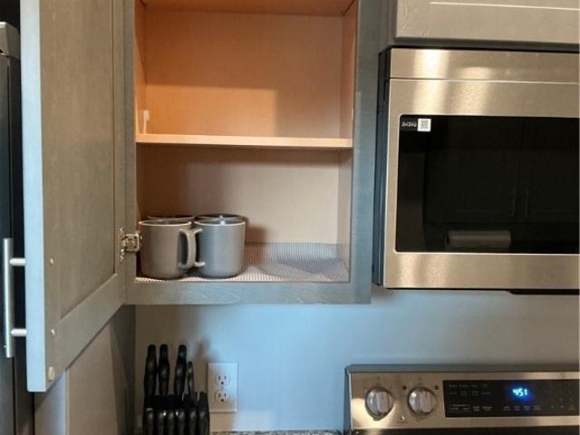 909 & 1/2 W 52nd Street