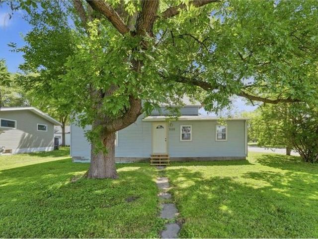 909 14th St S, Benson, MN 56215