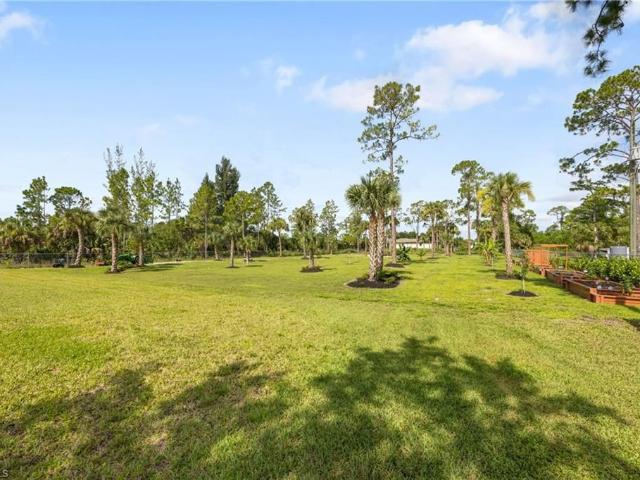 909 8th St SE, Naples, US, FL