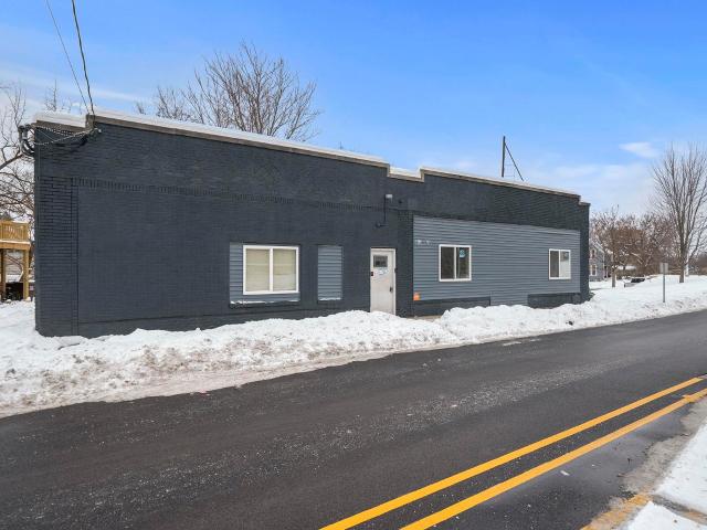 909 911 Ridge Ave, Rockford, IL 61103 | MLS #202507 | Compass