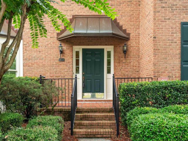 909 Chestnut Oaks Circle