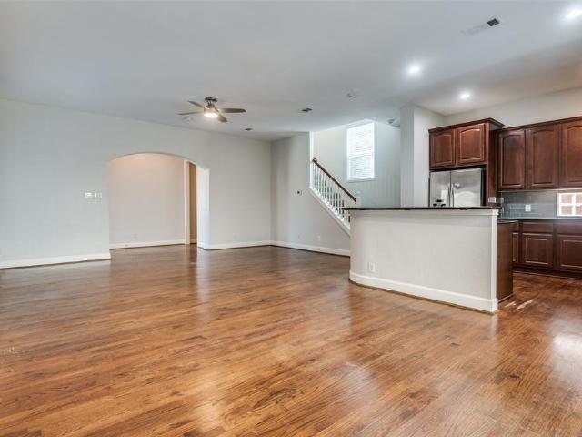 909 City Side Lane