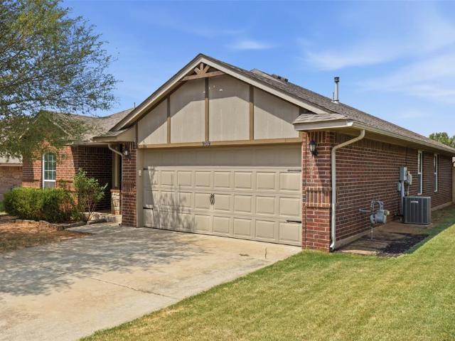 909 Cimarron Creek Drive