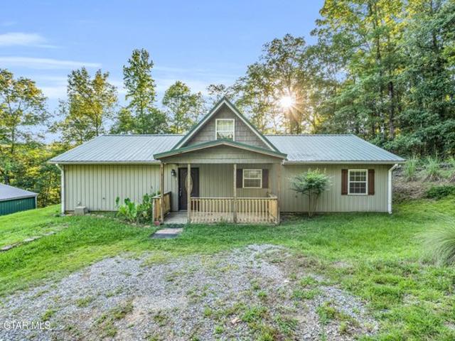 909 Clisby Rd, West Point, MS 39773