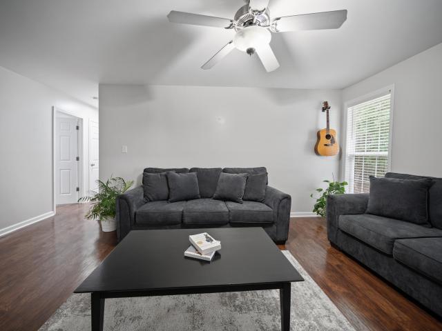 909 Amber Acres Lane