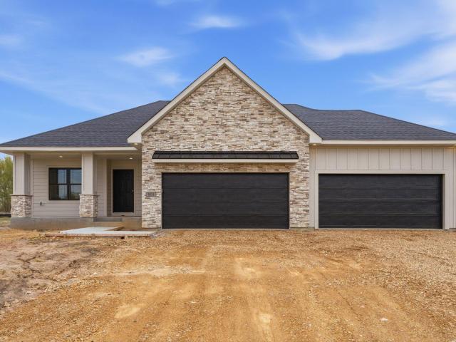 909 Acorn Court