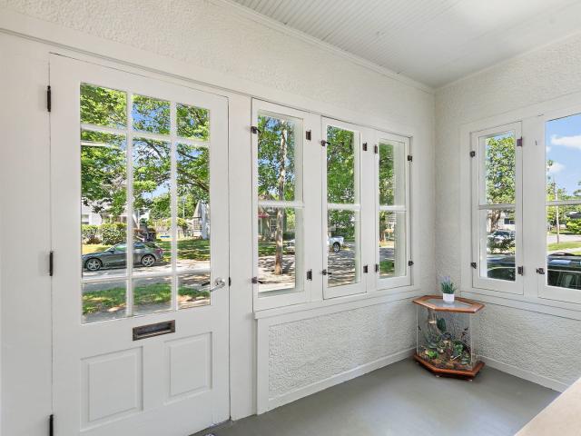 909 Augusta Avenue