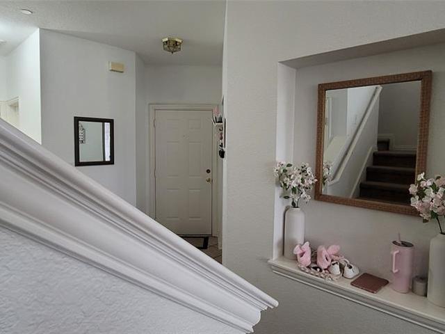 909 Avondale Lane