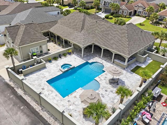 909 Bluffview Dr