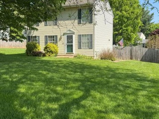 909 Black Spruce Ln, Sykesville, MD 21784