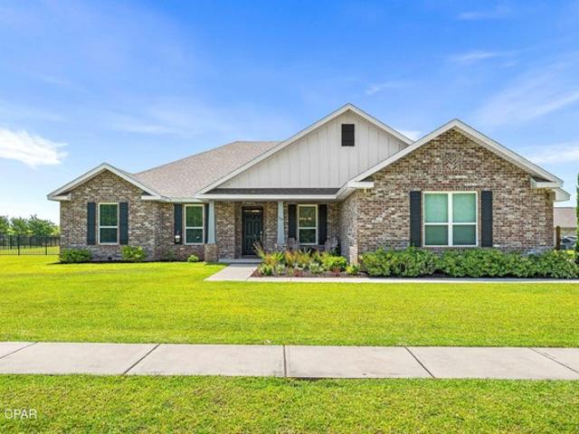 909 Brushed Dunes Cir, Freeport, FL 32439