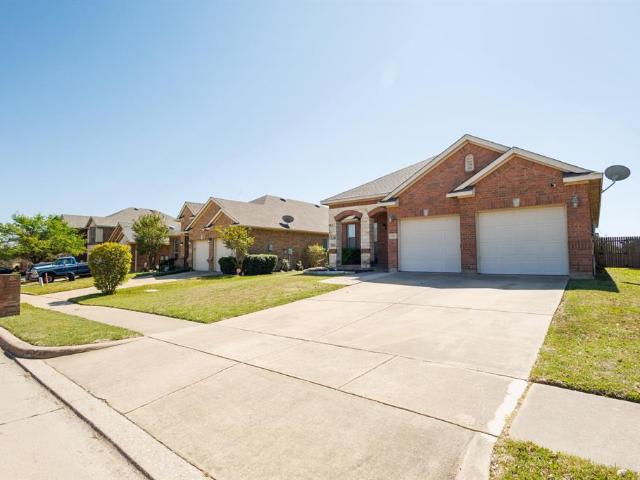 909 Grant St, Burleson, TX 76028 | MLS #21220 | Compass