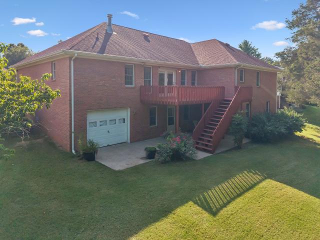 909 Greenview Dr