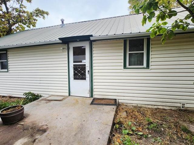 909 Dolan Ave, Cambridge, NE 69022