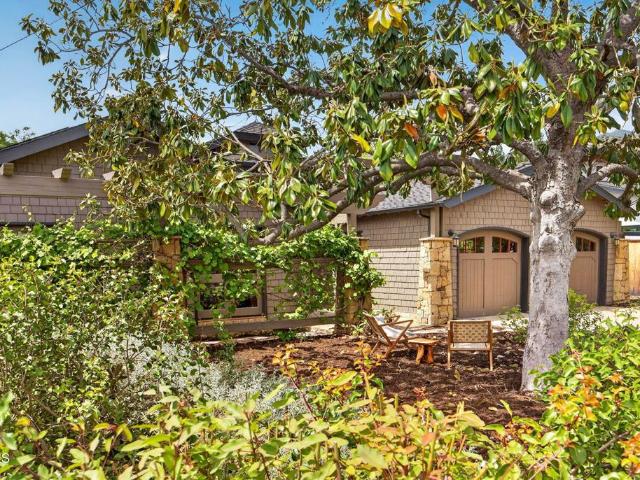 909 Daly Road