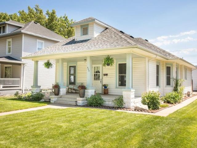 909 E 1st St, McCook, NE 69001
