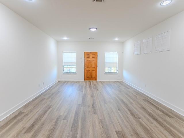 909 E 39th St, Houston, TX 77022 | Compass