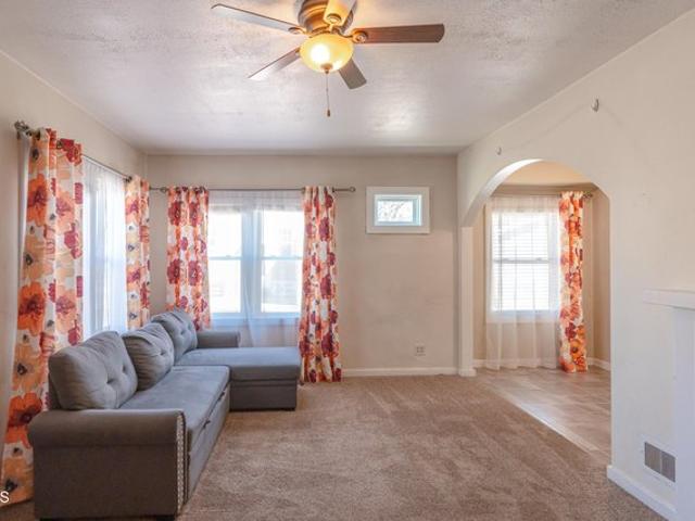 909 E Ave, Bismarck, ND 58501