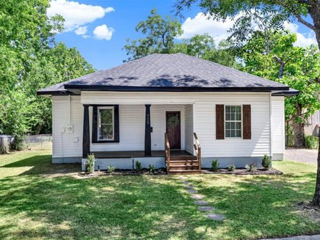 909 E High St, Terrell, TX 75160
