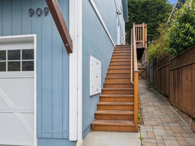 909 Etheldore Street