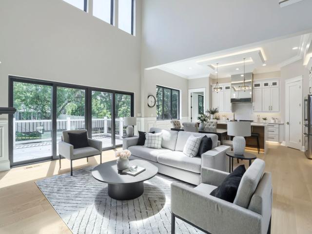 909 Evergreen Avenue