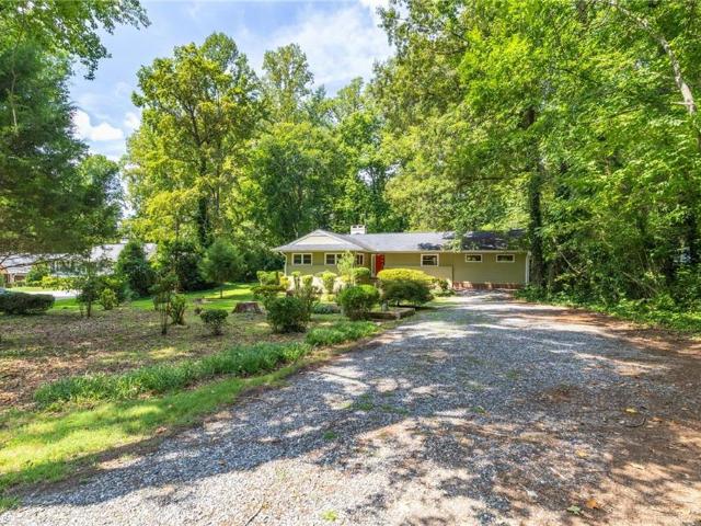 909 Forest Hill Drive