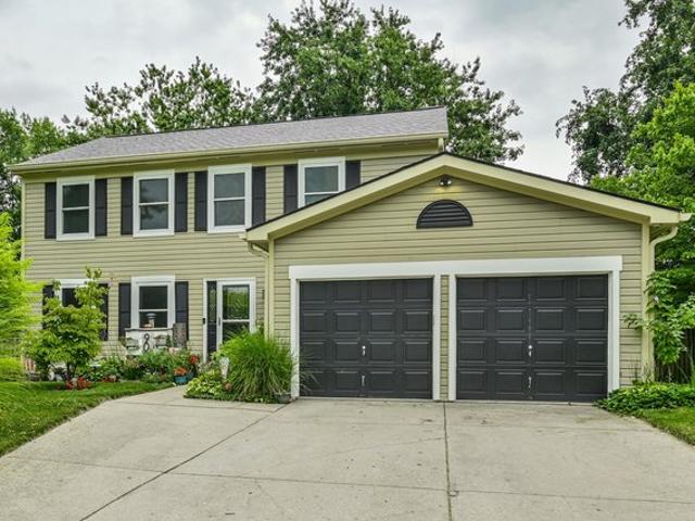 909 Farmview Ln, Carmel, IN 46032