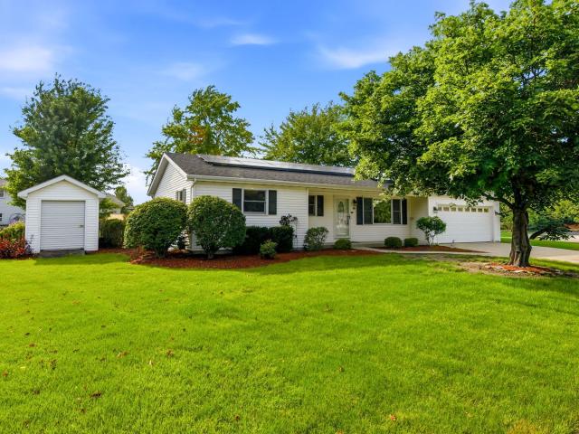 909 Knollside Road