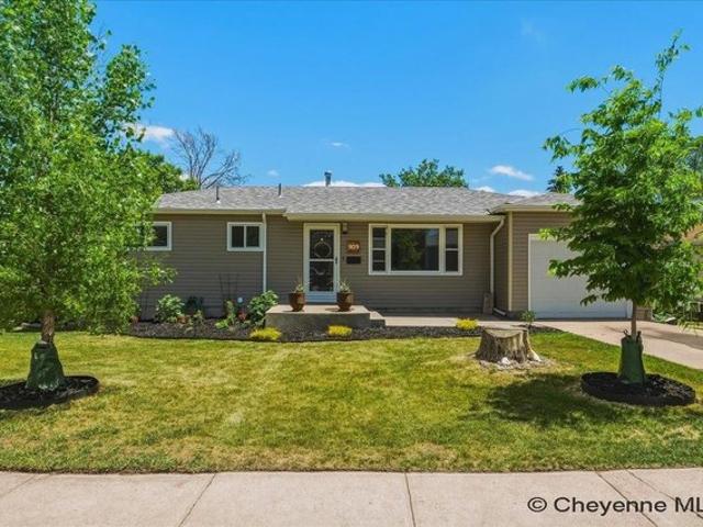 909 Kingham Dr, Cheyenne, WY 82001