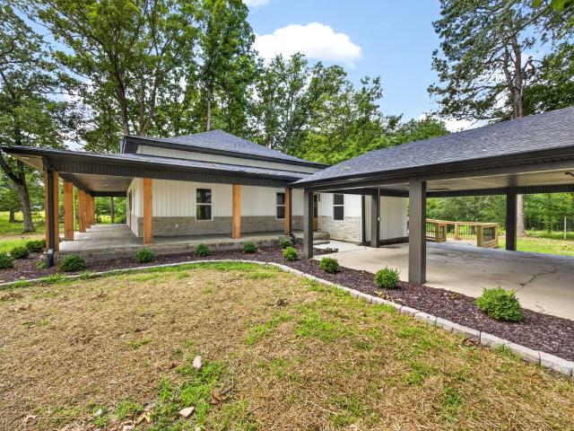 909 Hawkins Crawford Rd