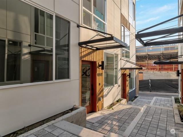 909 Hiawatha Pl S Unit C, Seattle, WA 98144