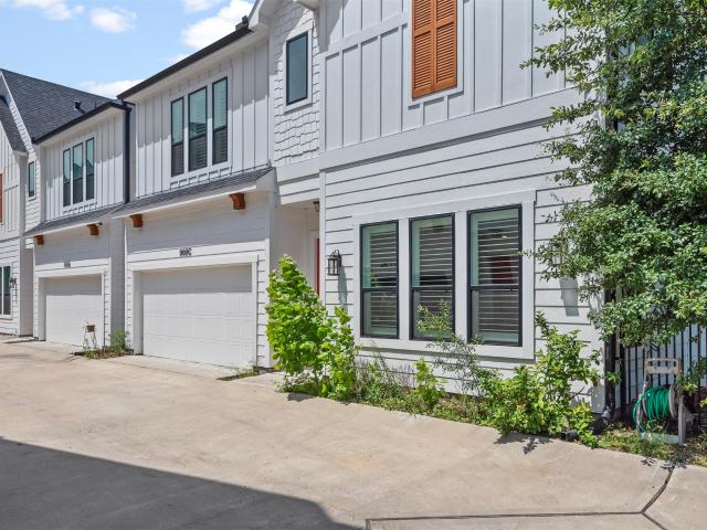 909 Oak St, Unit C, Houston, TX 77018 | MLS #47598